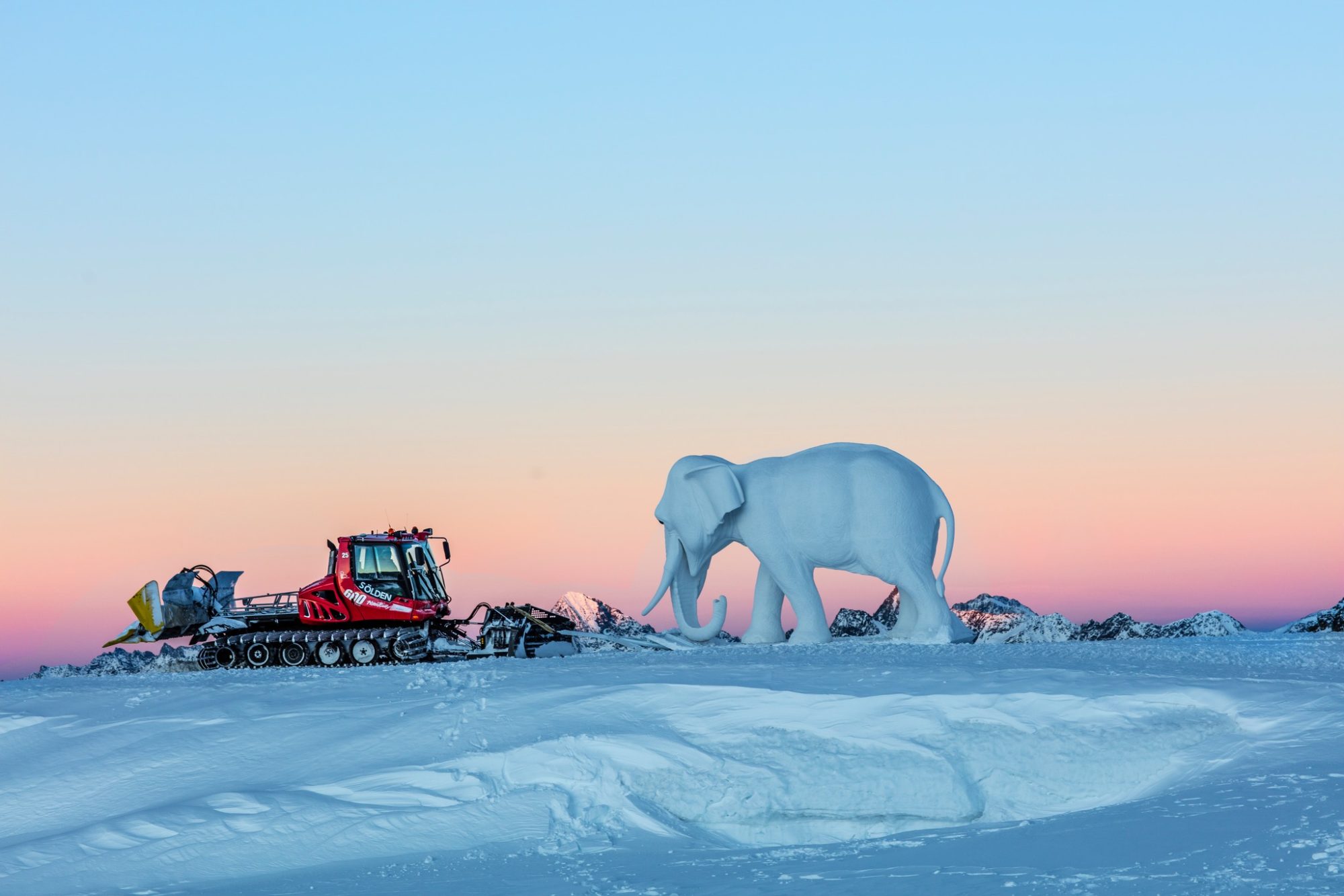 Hannibal Crosses The Alps Once More at Sölden - InTheSnow