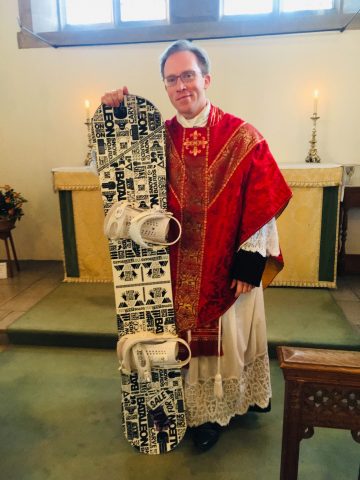 'Snowboarding Vicar' Aims to Ride All 6 UK Indoor Snow Centres in a Day ...