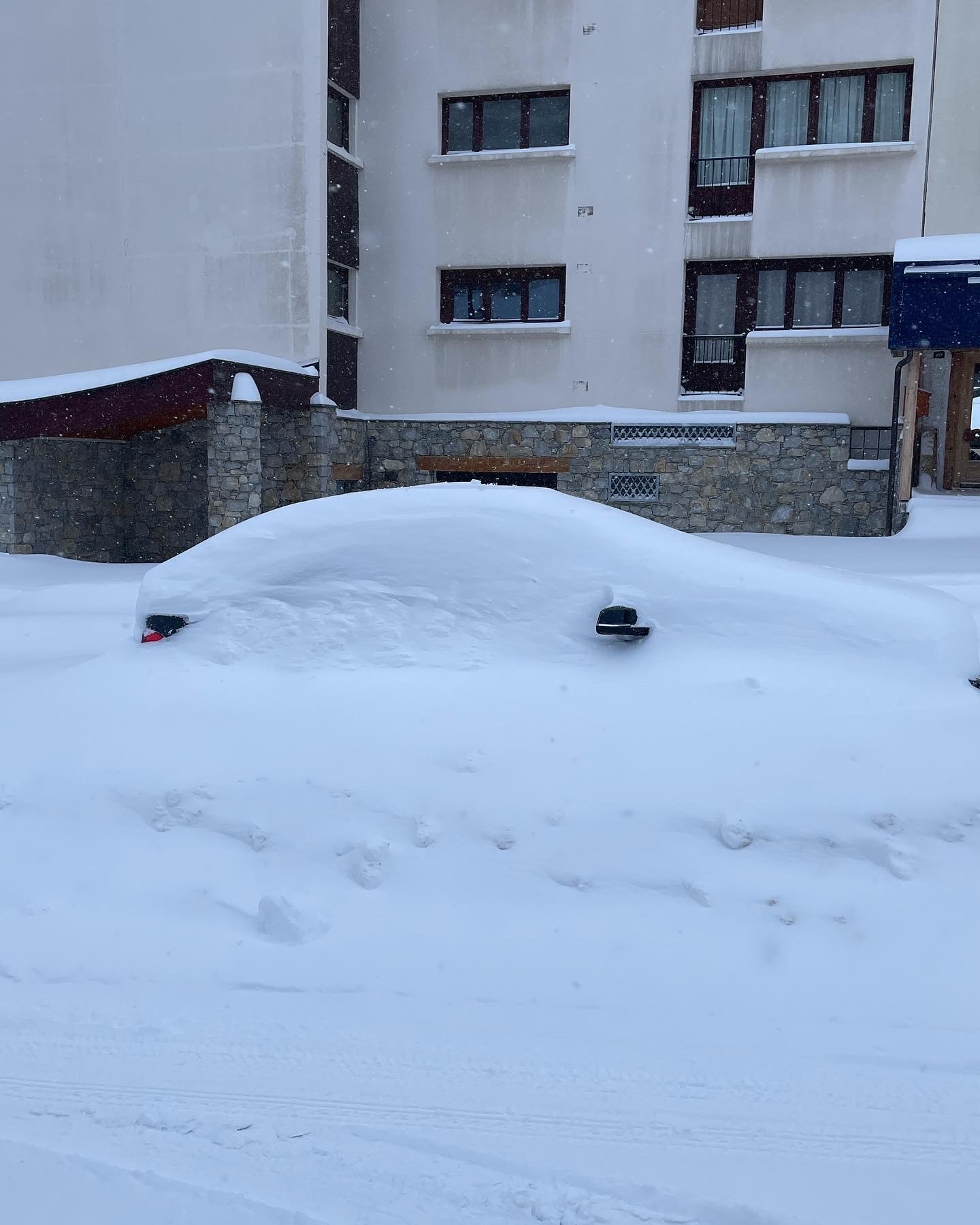 Up To 1 Metre Fresh Snowfall in the Alps - InTheSnow